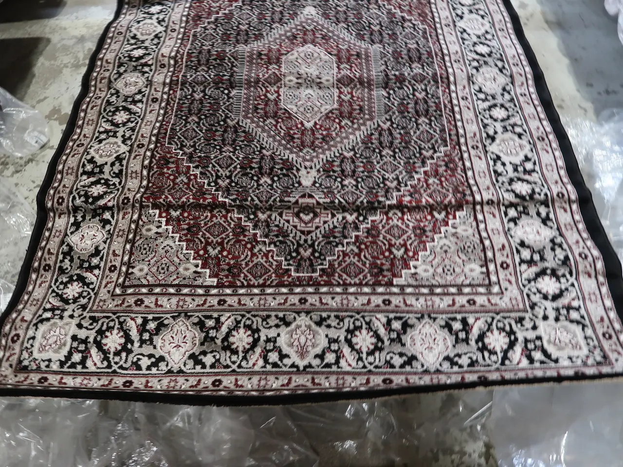 Gulvtæppe KILROY INDBO RINA Black 140 x 195 | Karise - GulogGratis.dk