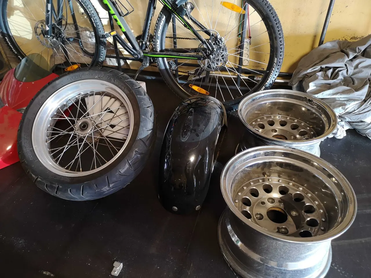 Boom triker fighter | Hjerm - GulogGratis.dk
